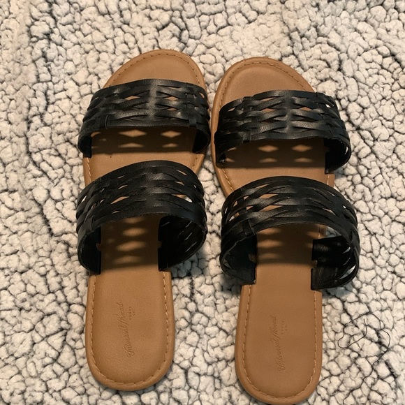 Universal Thread | Shoes | Universal Thread Goods Co Addie 2 Band Slide ...